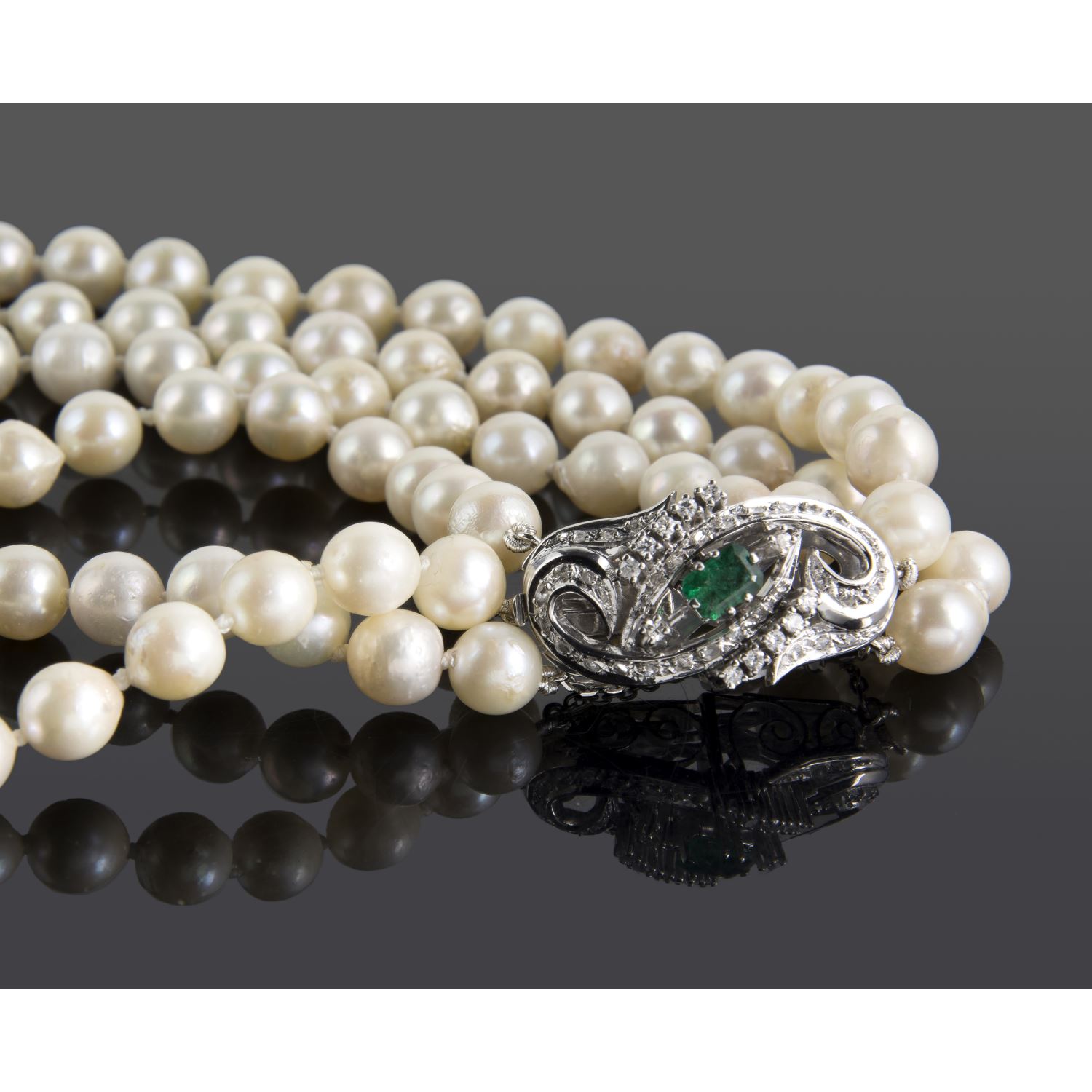 Collar De 3 Hilos De Perlas Con Cierre De Oro Blanco Con Esmeraldas Y ...